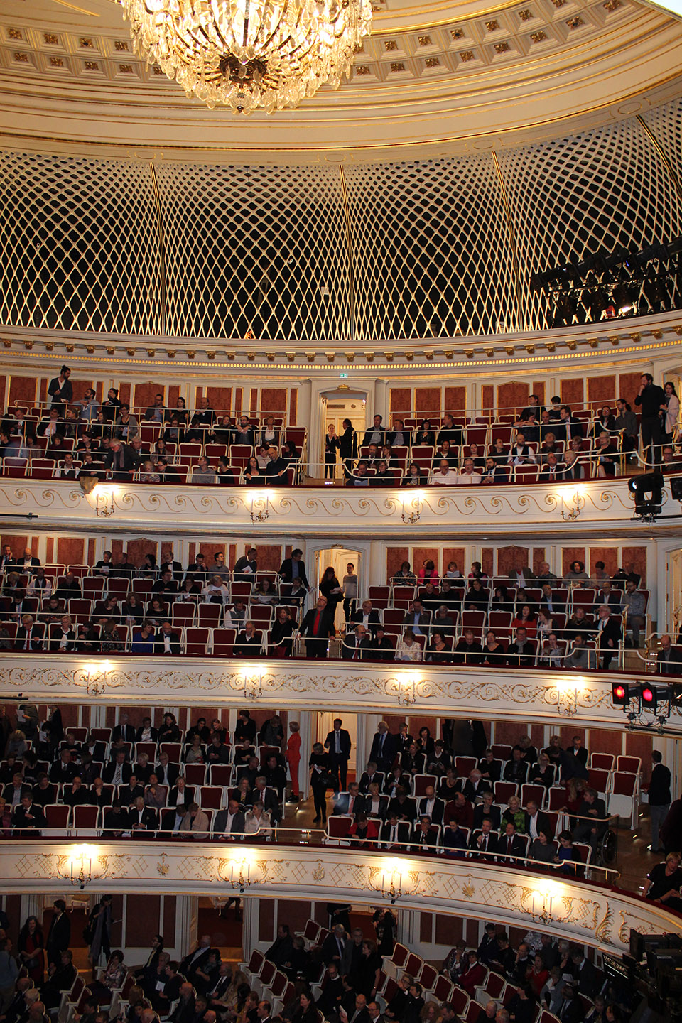 Premiere (in) der Staatsoper Berlin | Silverstyles